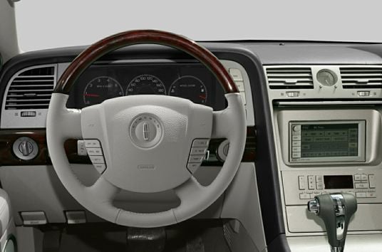 2005 Lincoln Navigator Pictures