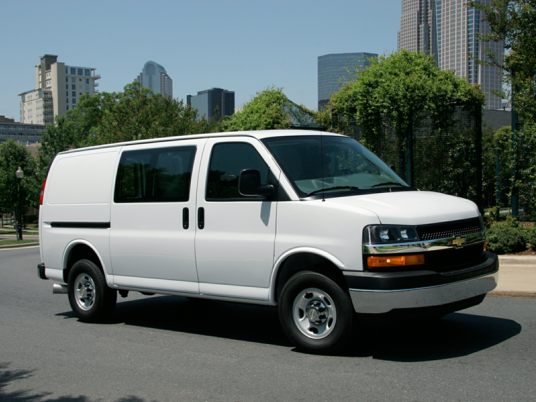 2017 Chevrolet Express Pictures
