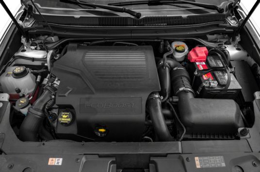 2016 Lincoln MKT Pictures