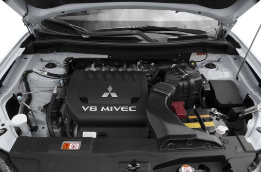 2014 Mitsubishi Outlander Pictures