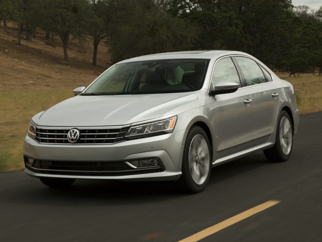 2018 Volkswagen Passat Pictures