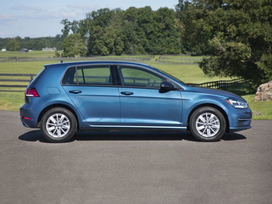 2018 Volkswagen Golf Pictures