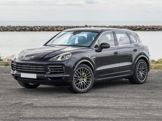 2020 Porsche Cayenne Pictures
