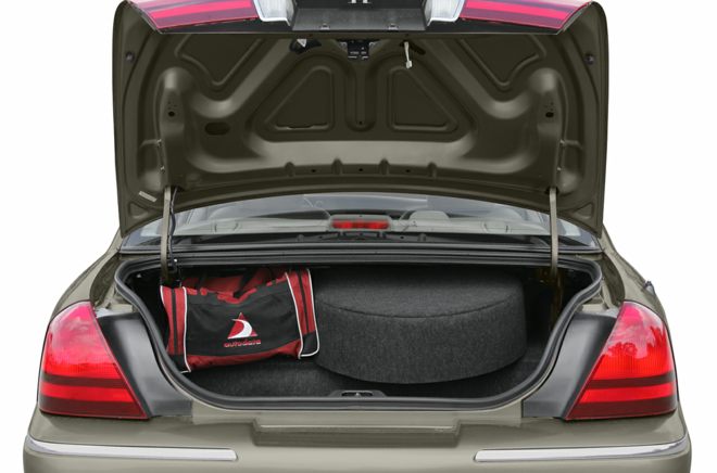 2005 Mercury Grand Marquis Pictures