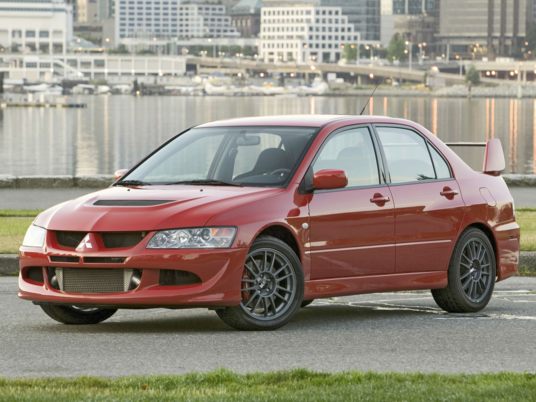 2005 Mitsubishi Lancer Evolution Pictures