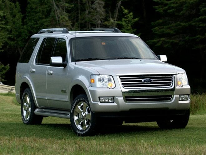 2010 Ford Explorer Pictures