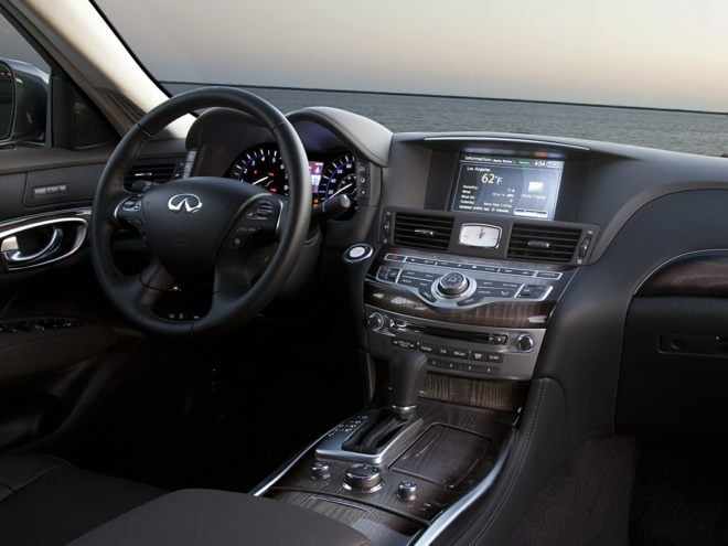 2013 INFINITI M56x Pictures