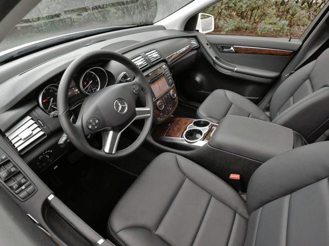 2012 Mercedes-Benz R350 Pictures