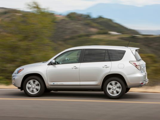 2012 Toyota Rav4 EV Pictures