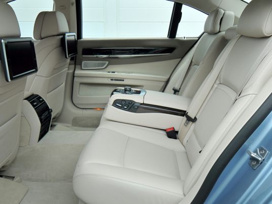 2015 BMW ActiveHybrid 7 Pictures