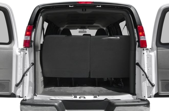 2018 Chevrolet Express Pictures