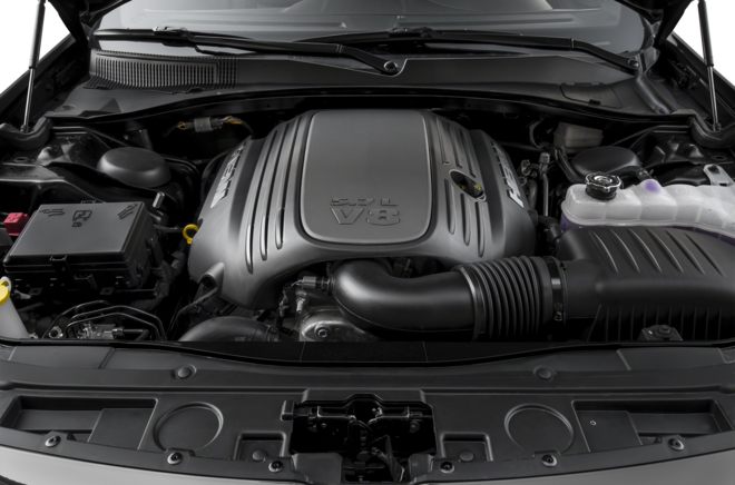 2017 Chrysler 300C Pictures