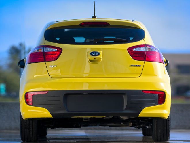 2017 Kia Rio Pictures