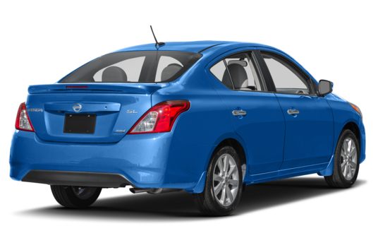 2016 Nissan Versa Pictures