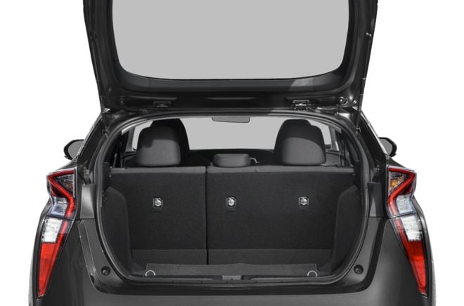 2018 Toyota Prius Pictures