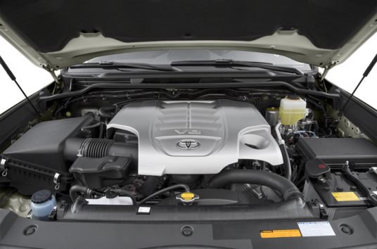2017 Toyota Land Cruiser Pictures