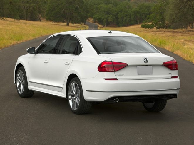 2018 Volkswagen Passat Pictures