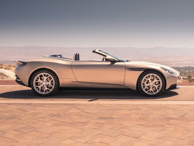 2021 Aston Martin DB11 Pictures