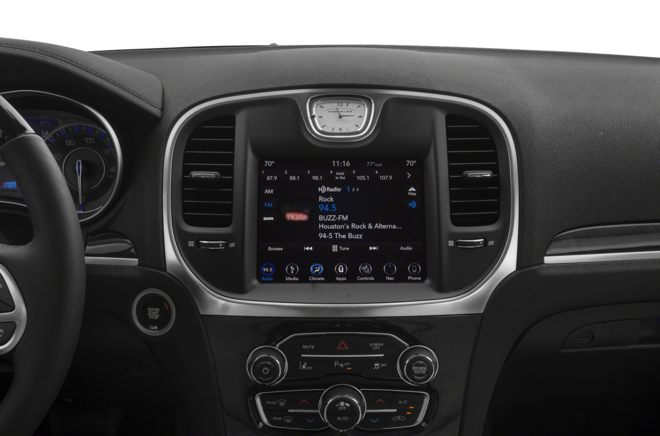 2020 Chrysler 300 Pictures