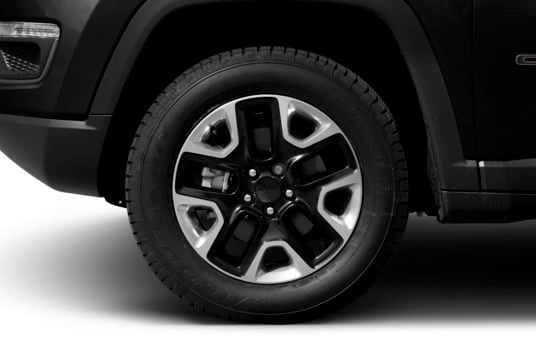 2018 Jeep Compass Pictures