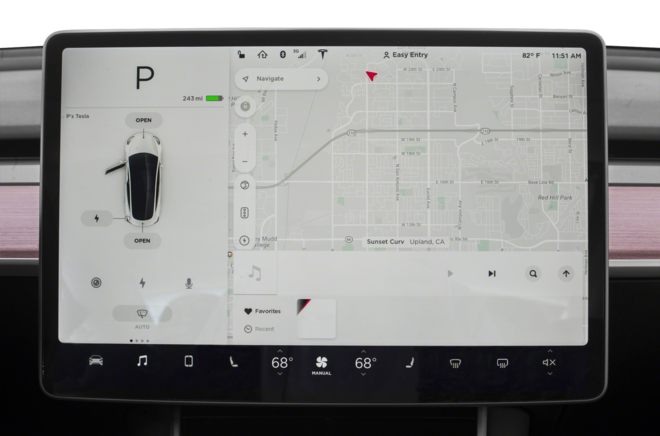 2017 Tesla Model 3 Pictures