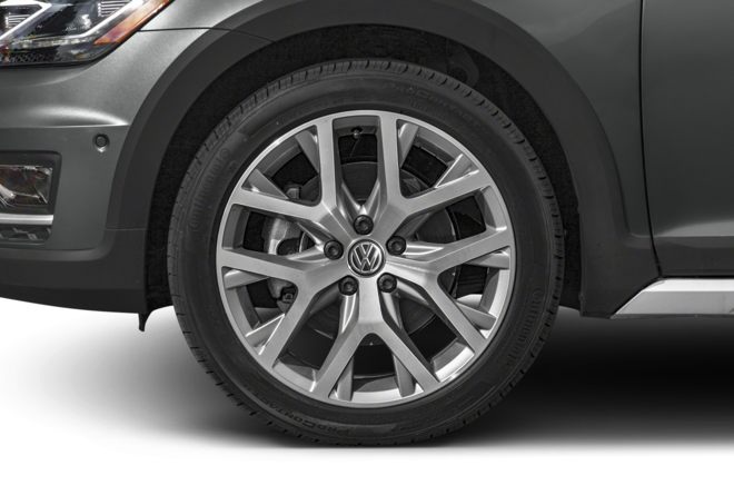 2018 Volkswagen Golf Alltrack Pictures