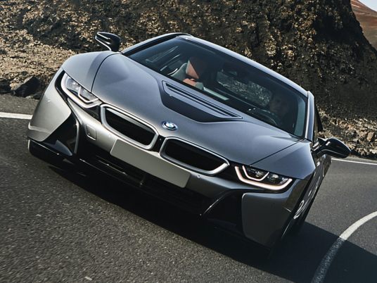 2020 BMW i8 Pictures