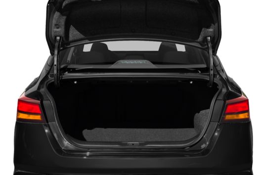 2020 Nissan Altima Pictures