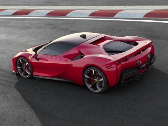 2022 Ferrari SF90 Pictures