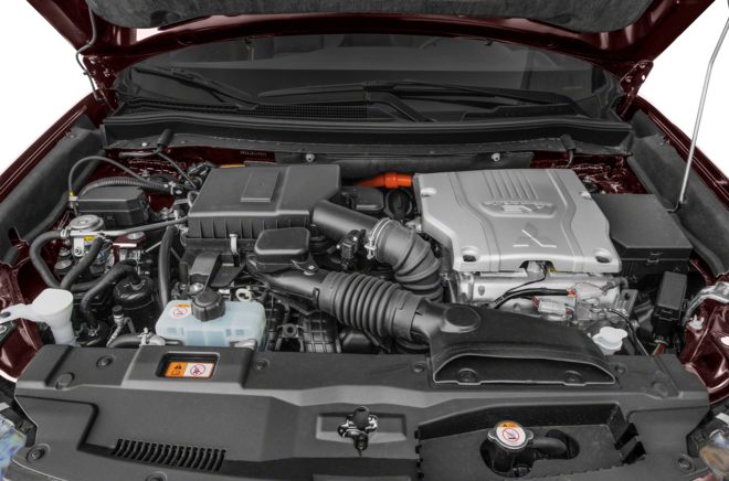 2020 Mitsubishi Outlander Plug-In Hybrid Pictures