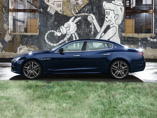 2021 Maserati Quattroporte Pictures