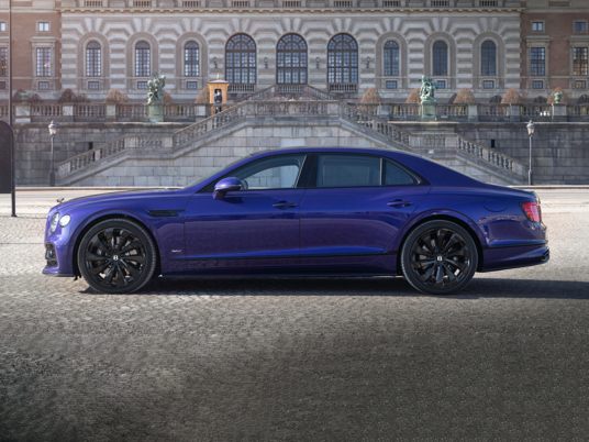 2023 Bentley Flying Spur Pictures