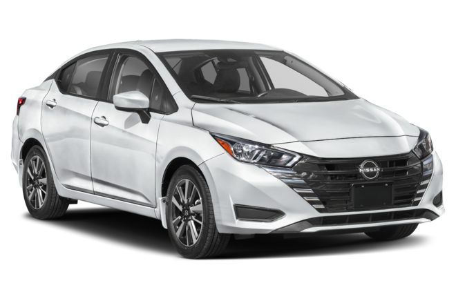 2025 Nissan Versa Pictures