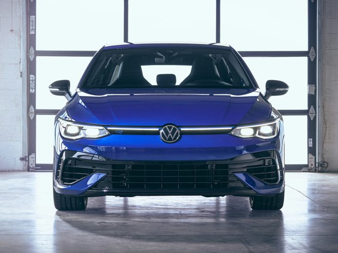 2023 Volkswagen Golf R Pictures