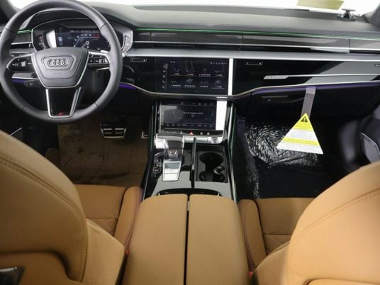 2025 Audi S8 Pictures