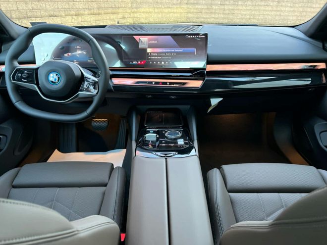 2026 BMW i5 Pictures