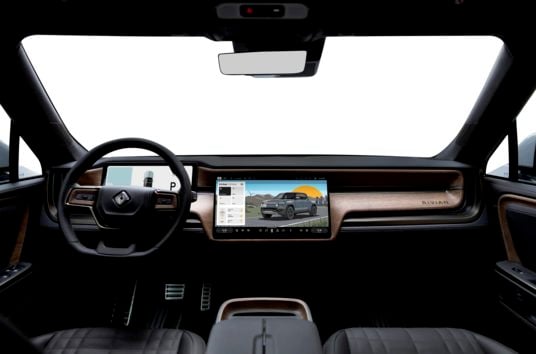 2025 Rivian R1T Pictures