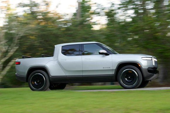 2025 Rivian R1T Already Has A Financing Deal - CarsDirect