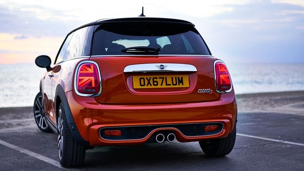 2019 Mini Cooper Earns Top Safety Pick from IIHS - CarsDirect