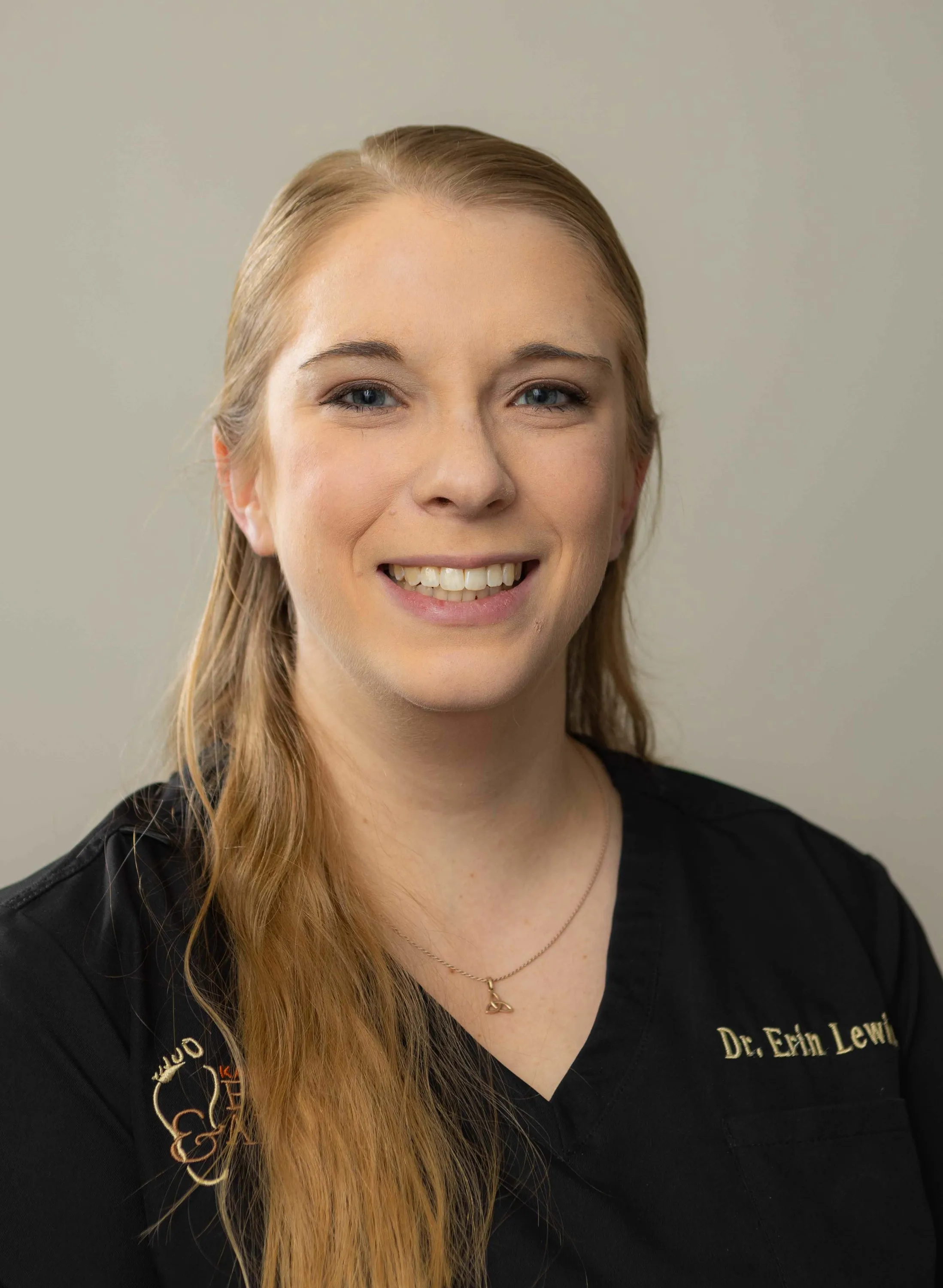 Dr. Erin Lewis - Expert DPM helping with foot pain, heel pain, ingrown ...