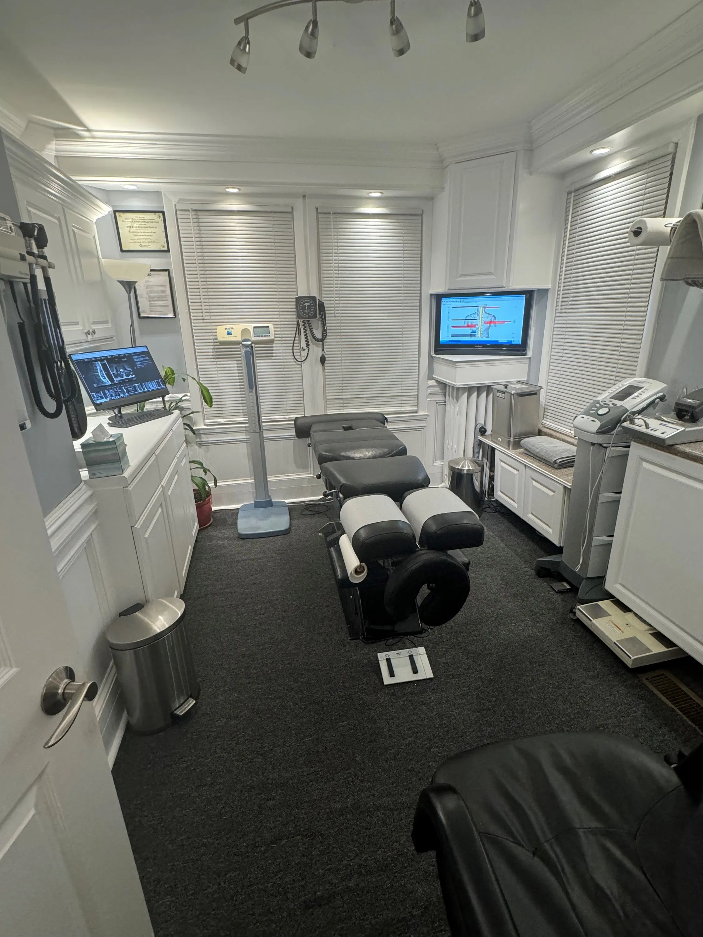 Spinal Decompression, Low Back Pain, Back Pain, disc herniation, disc ...