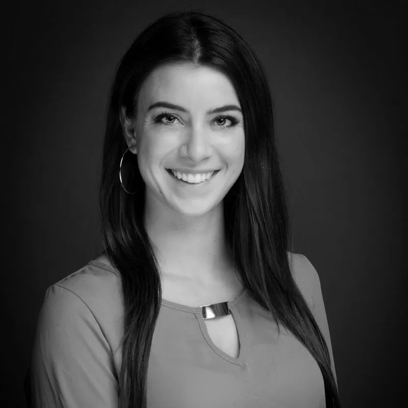 Schedule a Free Consultation with Dr. Cassandra Schroder